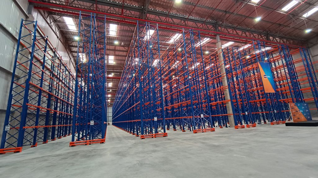 JRM entrega rack selectivo sismorresistente para nuevo almacén de la ...