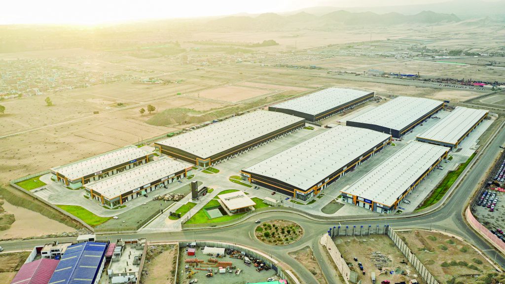 MEGACENTRO: Seguridad y flexibilidad de espacios adecuados a las ...